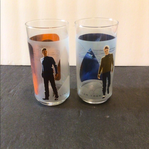 Star Trek | Kitchen | 2 Collectible Star Trek 55in Collectible Glass ...